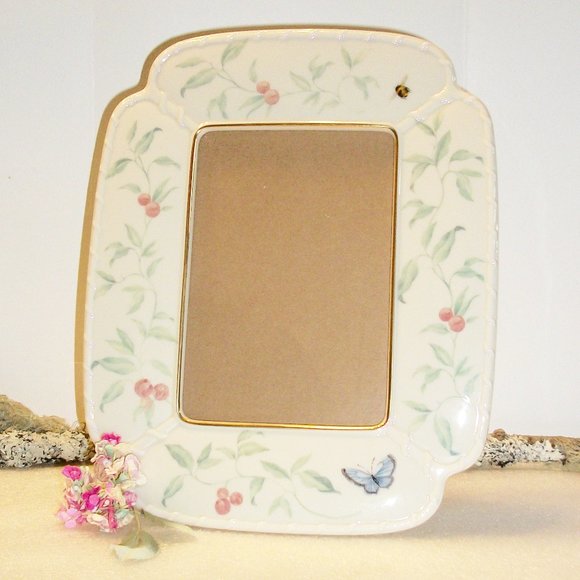 Accents | Lenox Picture Frame Morningside Cottage Berries Bee Butterfly ...